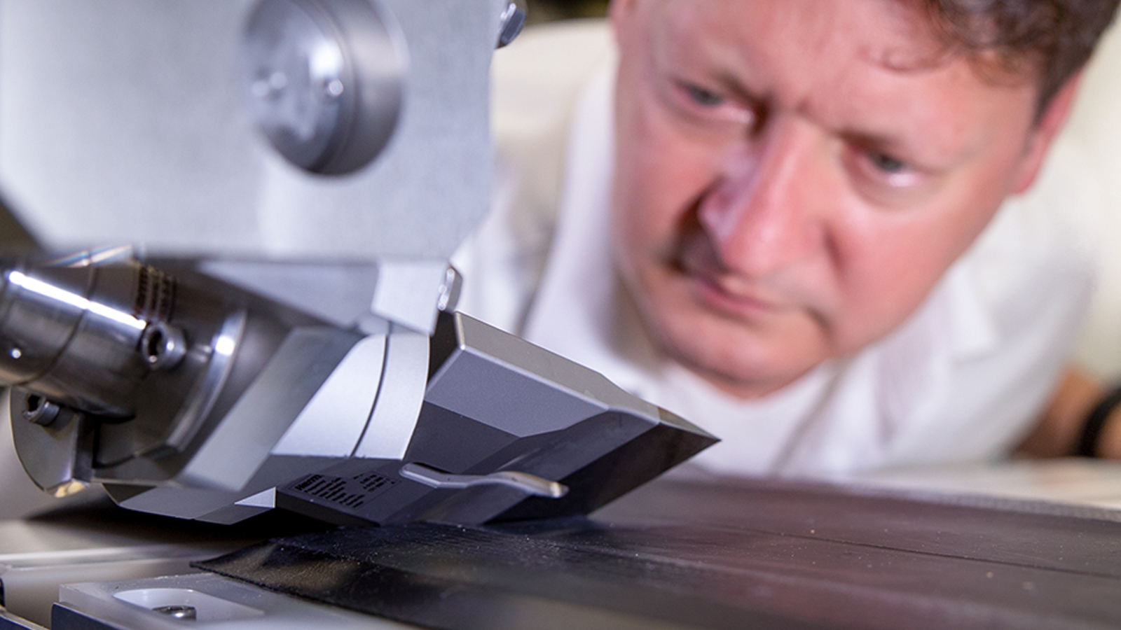 Rubber Cutting | Herrmann Ultraschall